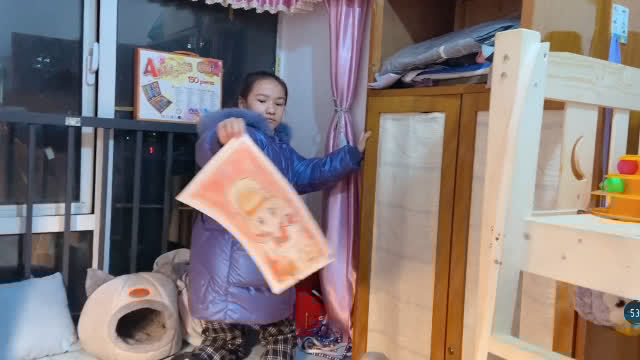 积累的画太多,买个画框装饰下挂在房间,爸爸承诺今年买车!