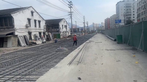 中秋节工厂放假,工地还在努力工作