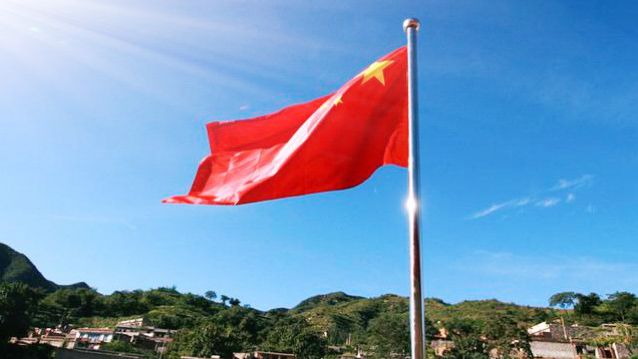 井陉重灾区学校如期开学:举行升旗仪式 校园更美丽