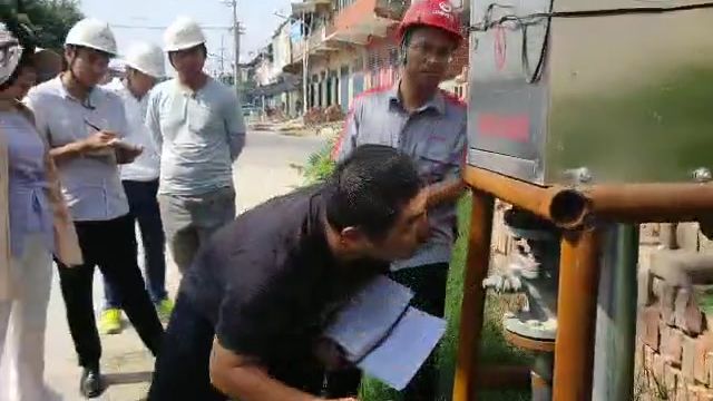 领导带队排查施工情况,和施工中存在的问题排查,第一天