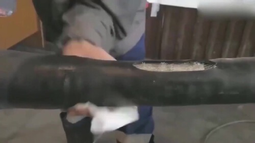 比手臂还粗的电缆破损,看江西牛人是如何修补的?