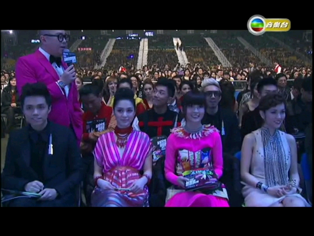 ...、邓紫棋、Twins、孙耀威、林峰、泳儿、胡鸿钧、陈伟霆、郑欣宜等