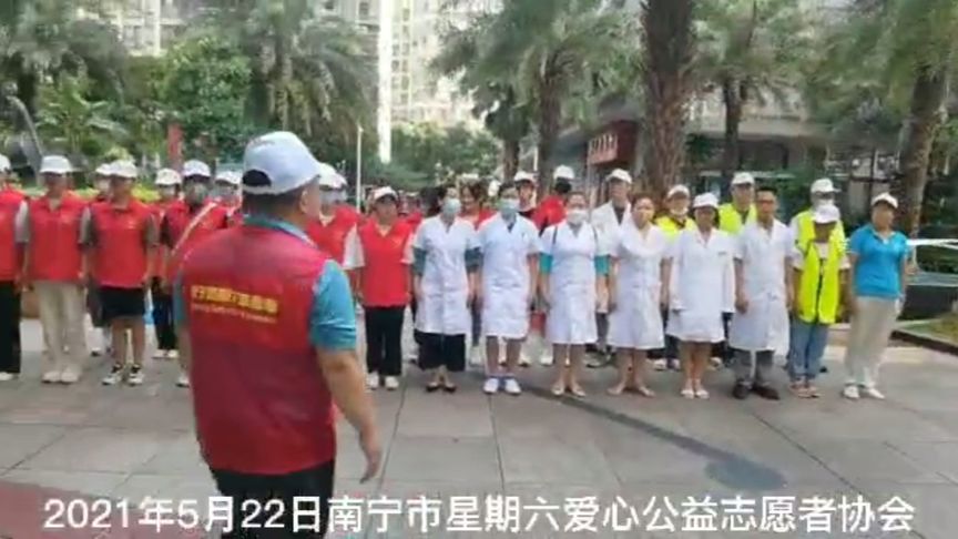 “我为群众办实事,携手共创文明城“学雷锋走进社区志愿服务活动