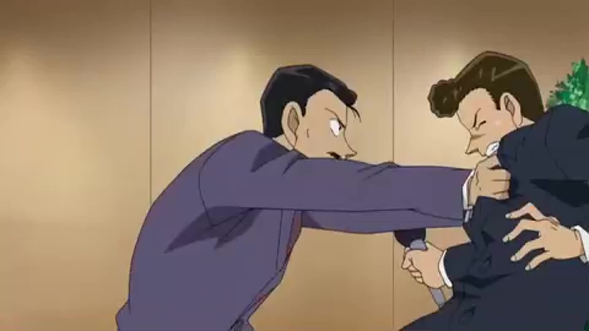 名侦探:柯南和小五郎被骗,小兰被带走,紧急关头柯南爬上飞机