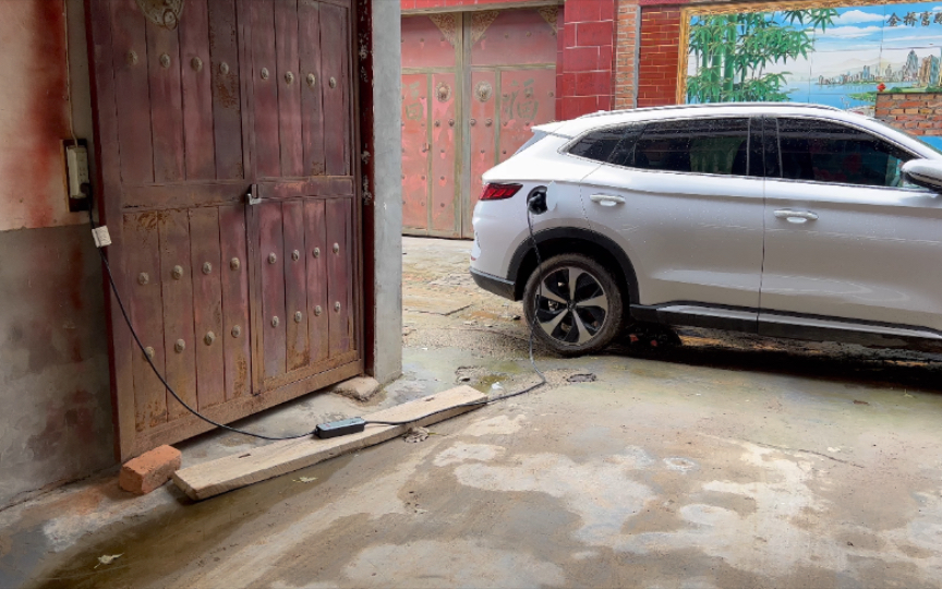 比亚迪宋plus dmi插座充电