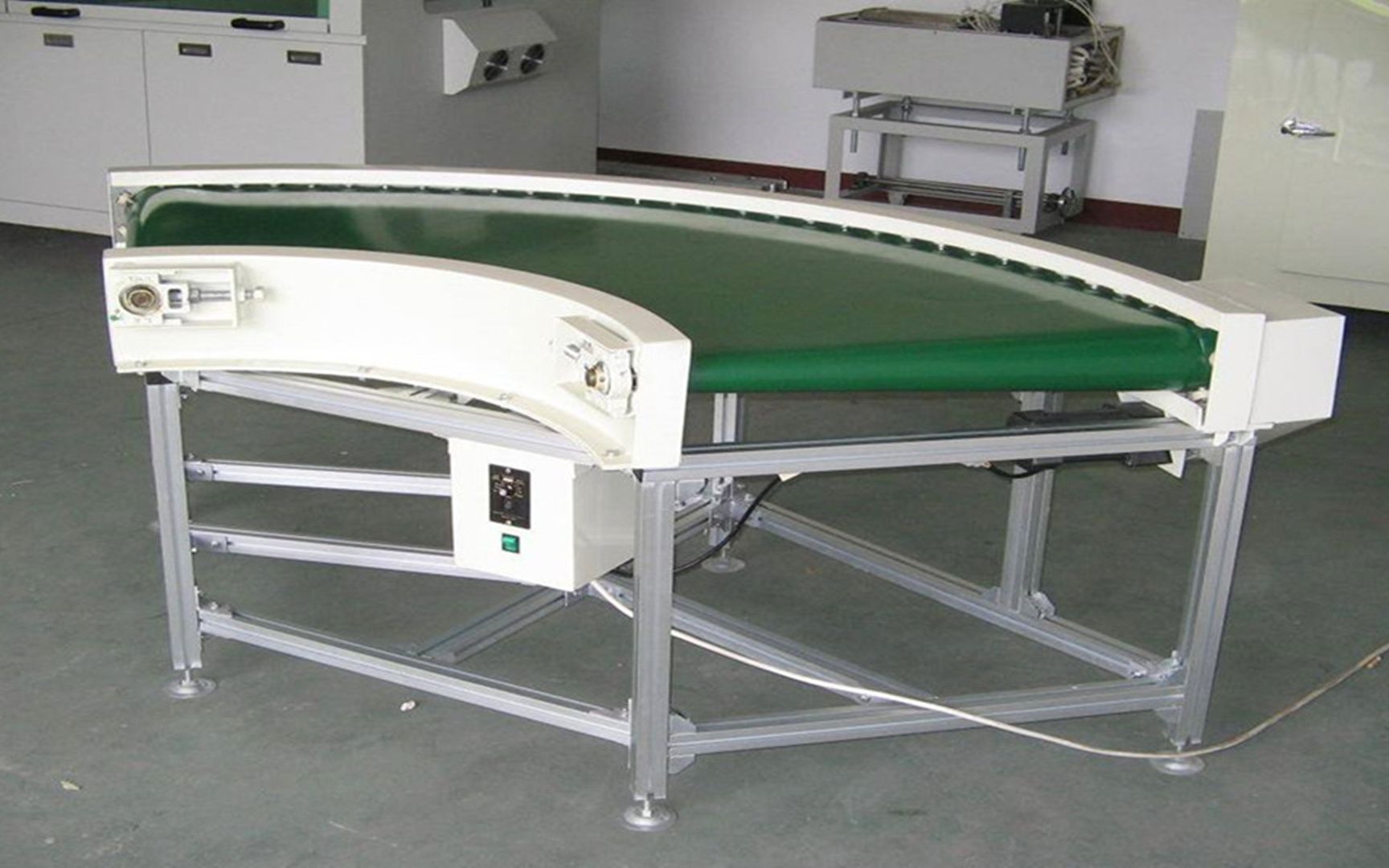 工厂最常见的转弯型皮带输送机如何设计?电机的选型流程是怎样的?