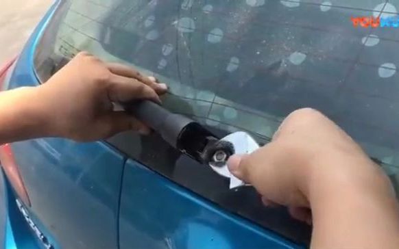 后雨刷摇臂安装方法-