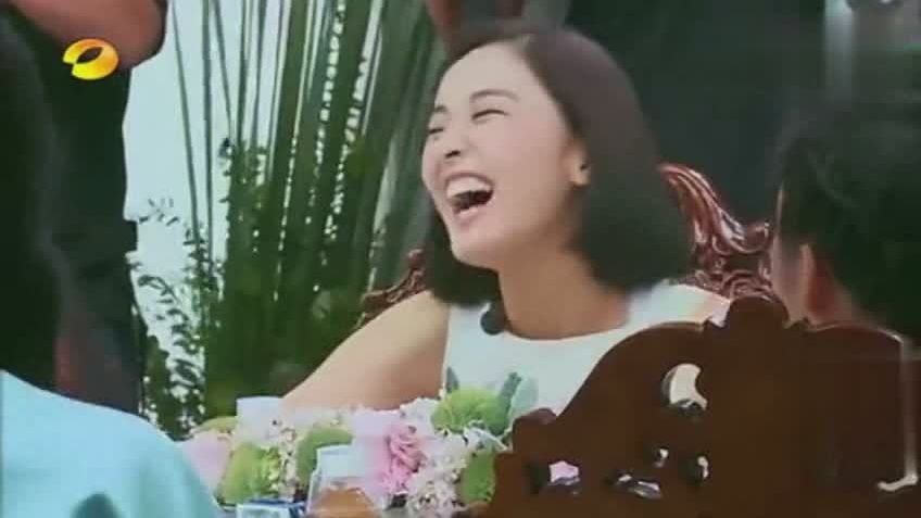 谢娜模仿各位明星 真是太爆笑了,把大家都笑坏了