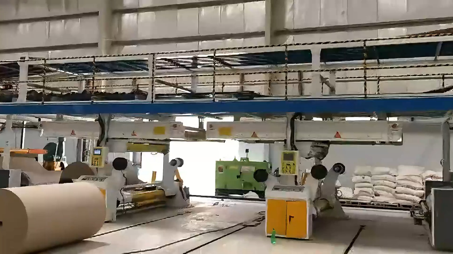 瓦楞纸板生产线A开一个小型纸箱加工厂需要什么机器,多大厂房