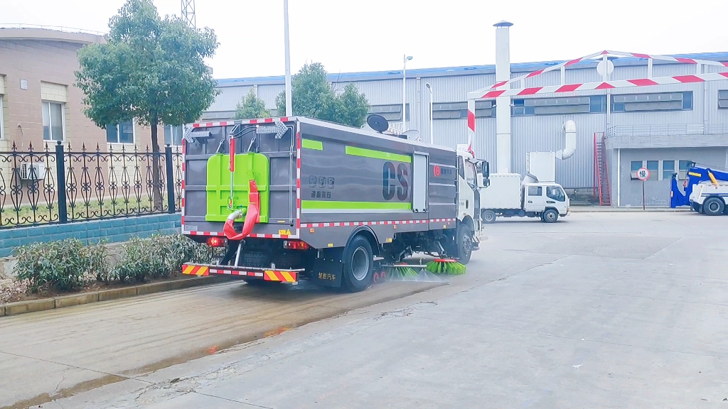 一汽解放18吨9水7尘洗扫车