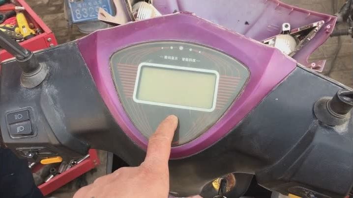 电动车想跑的更快更远如何操作?这样操作跑的又快又远还有劲!