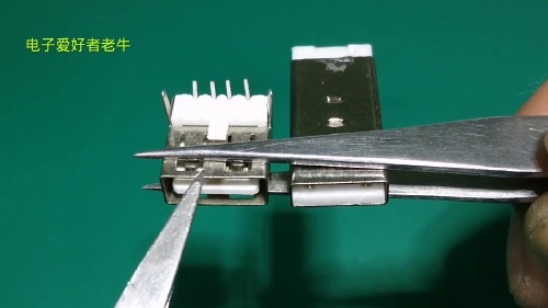 USB母座和公头快速识别正负极和数据线定义方法