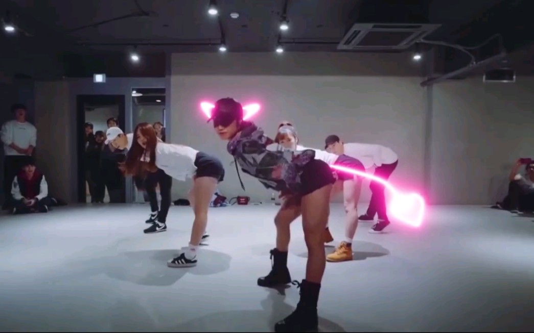 【AE特效】舞蹈室的百万特效师:你的御用特效师已就位 请指示!