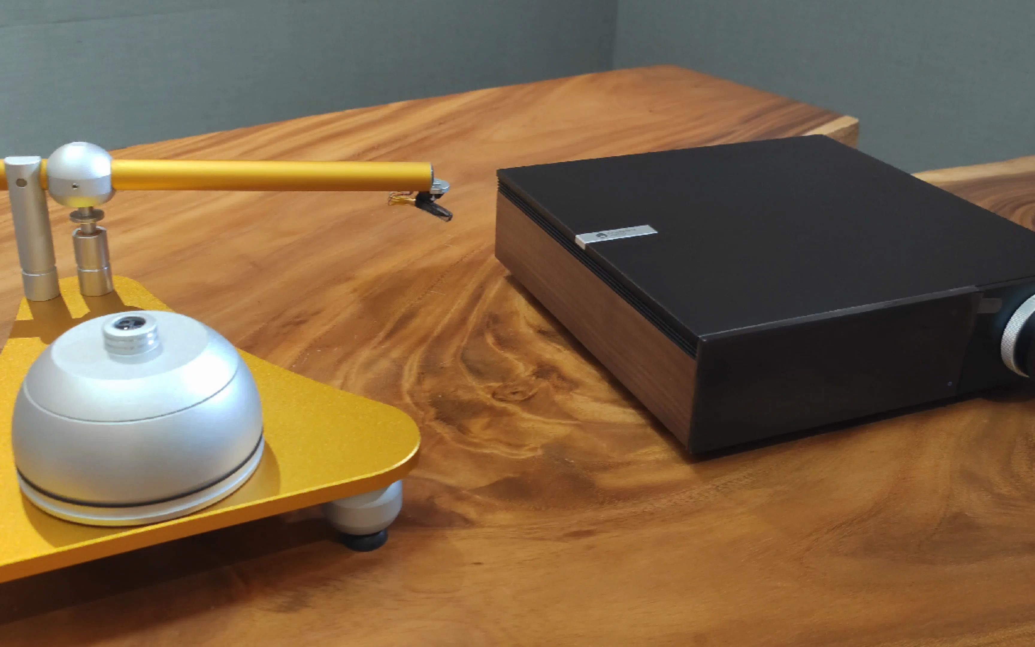 英国剑桥推出了多功能、简约的串流音乐系统播放机Evo 150与Evo 75