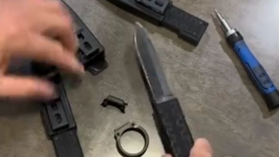 战术为王,Elishewitz黑盒伸缩战术刀(上)#2025名刀秀暨中国(上海)国际...