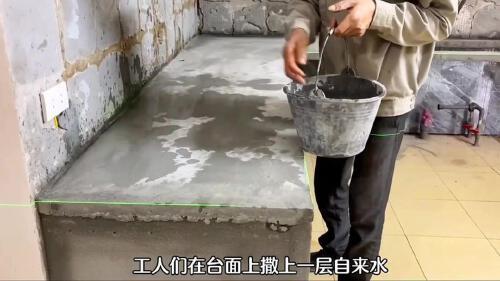 厨房的操作台你们都见过哪种的,这种用红砖砌出来的你们见过吗