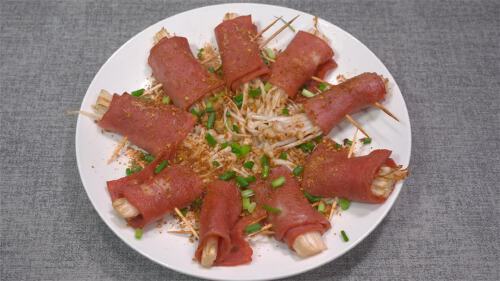 这才是金针菇最好吃的做法,放空气炸锅中烤一烤,出锅瞬间变美食