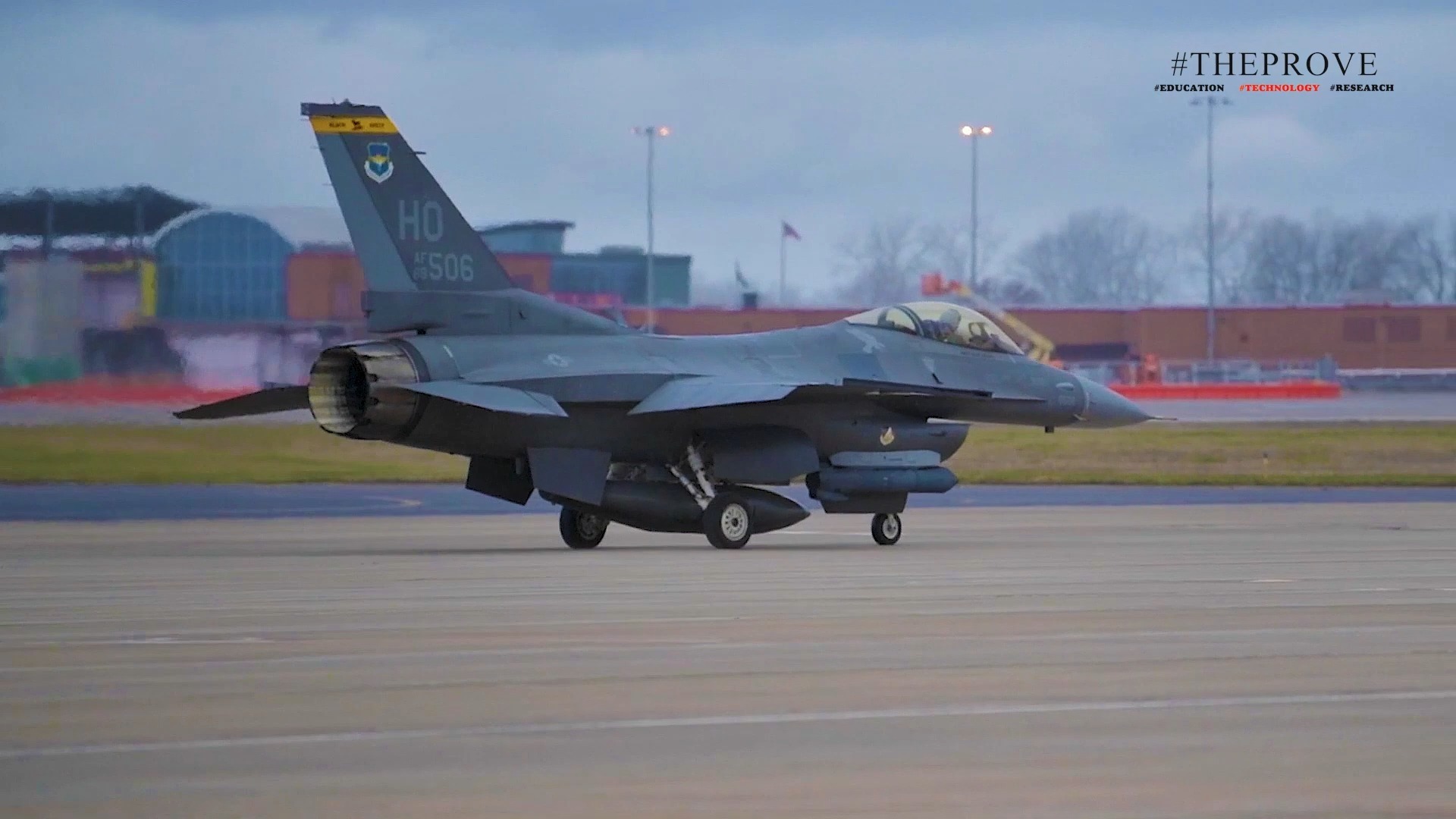 紧急响应!美国F-16战机飞往中东飞行员疯狂起飞被摄像机拍到