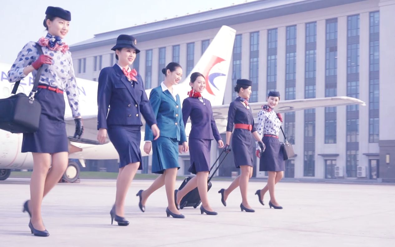 中国东航空姐制服40年变迁,你pick哪一套?