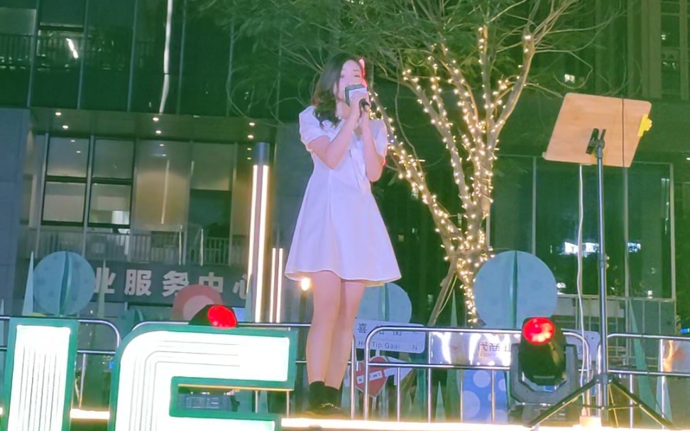 女明星怎么能没有直拍呢?!20220624邝邝猪 once again live show直拍 ...