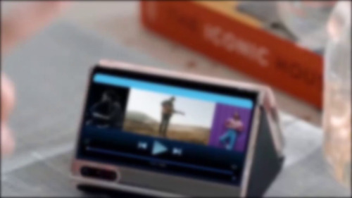 三星折叠屏手机再创新,可两次折叠,展开秒变7