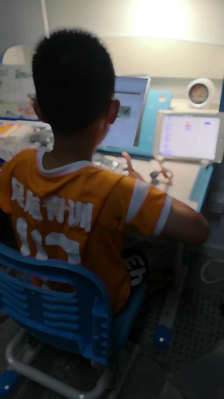 #少儿编程 #机器人教育 #让孩子远离手机 #人工智能 #专注力培养