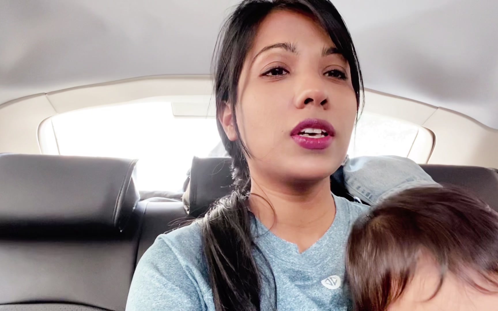 广州到深圳的公路旅行。 入中国夫妇