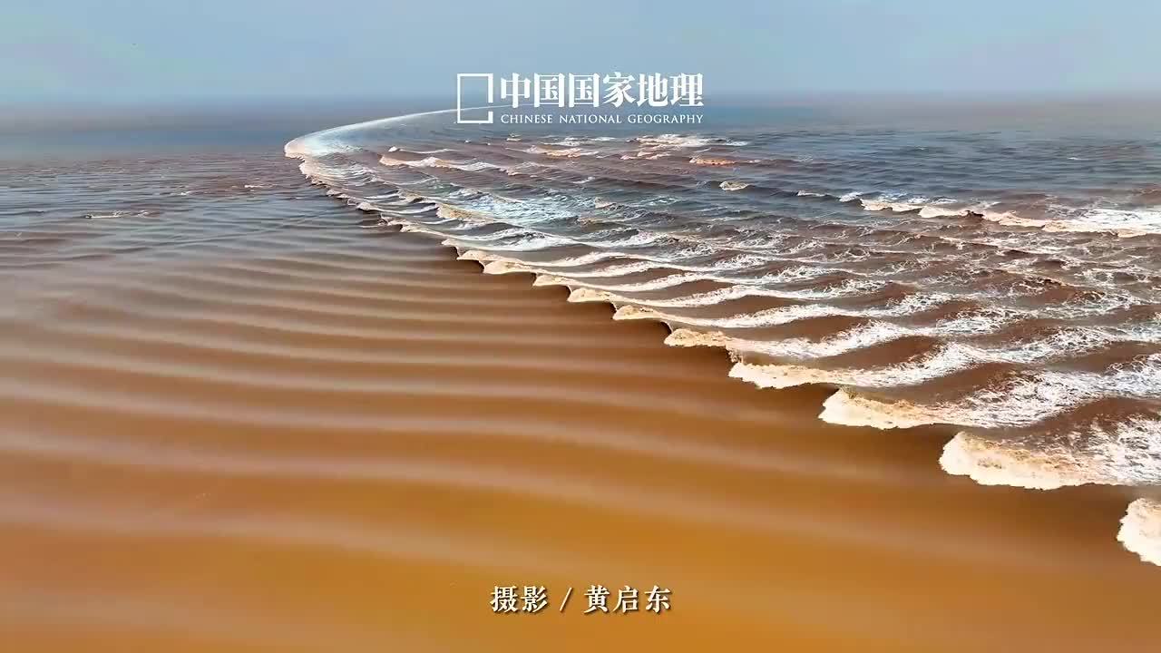 震撼30秒!钱塘江大潮气势磅礴,蔚为壮观 有时是温文尔雅,有时汹涌澎湃.