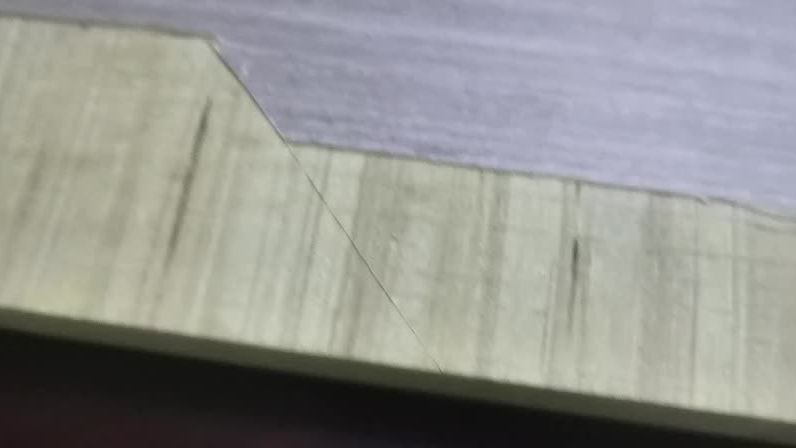 我们橡胶木全实木免漆板为什么不开裂,不变形?