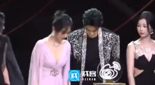 肖战杨紫2023微博之夜直拍