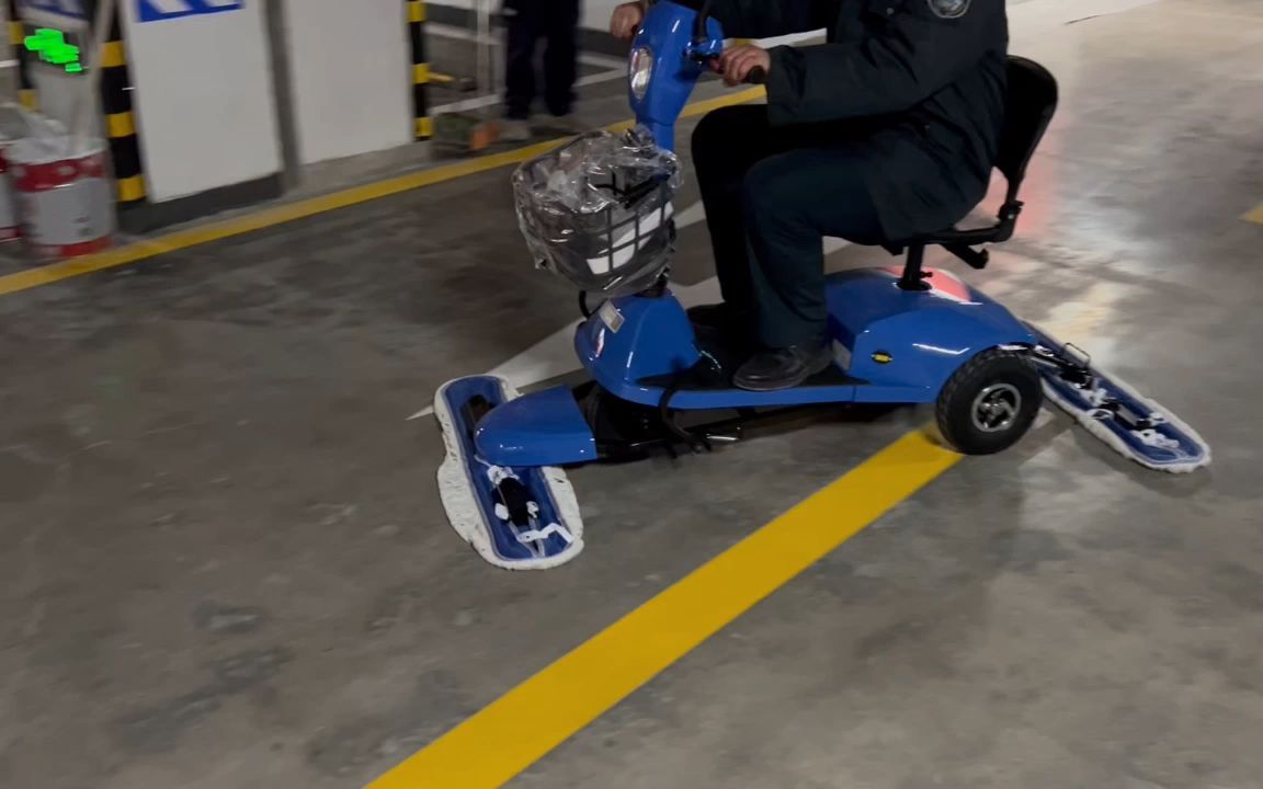 西安驾驶尘推车,物业保洁地下停车场电动保洁车,洁净干燥地面
