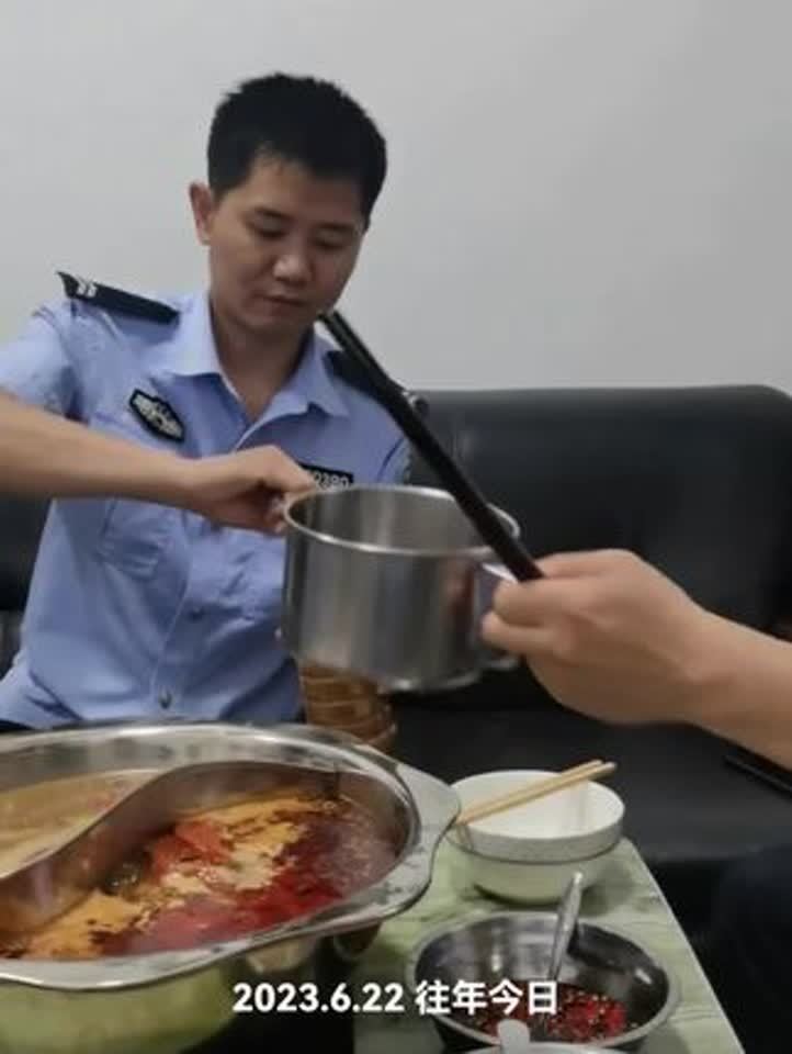 转眼又是一年,派出所的工作就是这样,没有什么轰轰烈烈,更多的是邻里...