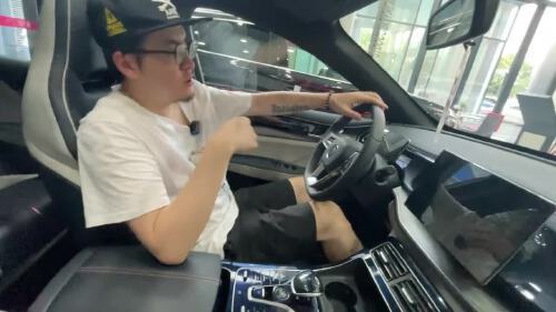 降维打击比亚迪秦PLUS-DMI 推动式档位科技感满满