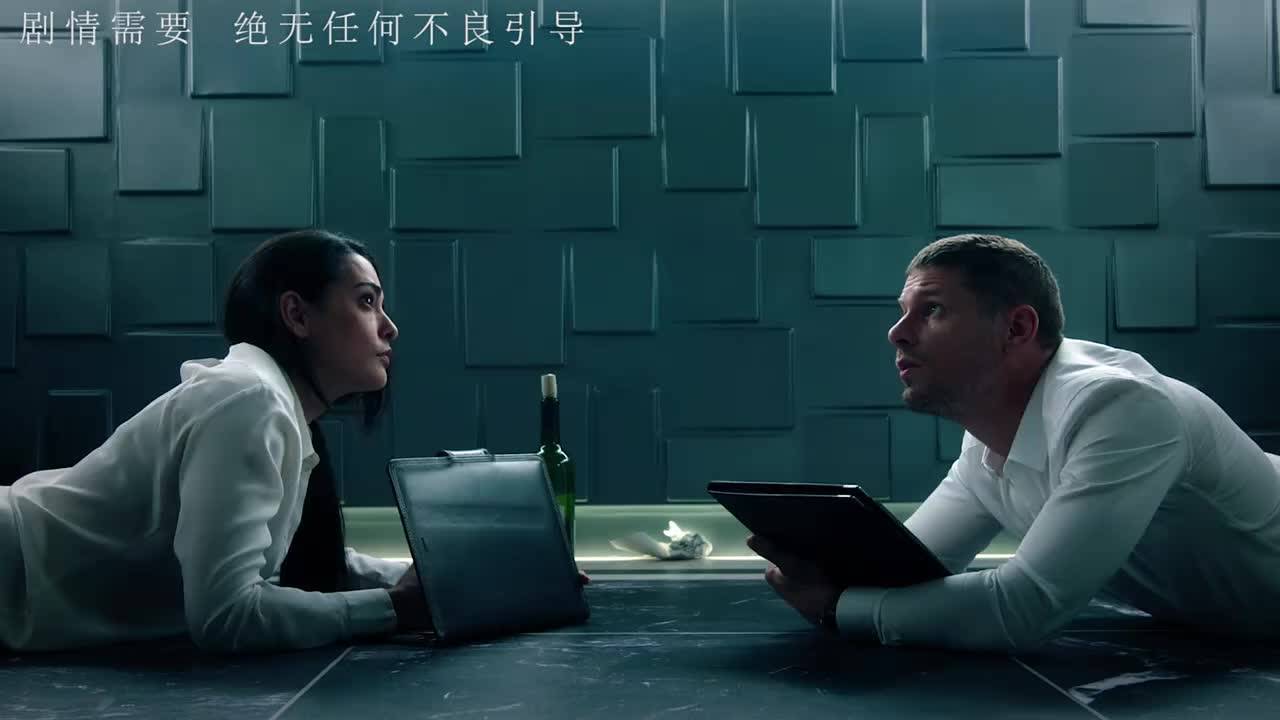 出来后,却急忙跑去删除监控视频悬疑片