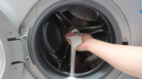 洗衣机不用拆,加两样东西,可以轻松去除顽固污垢,深度清洁