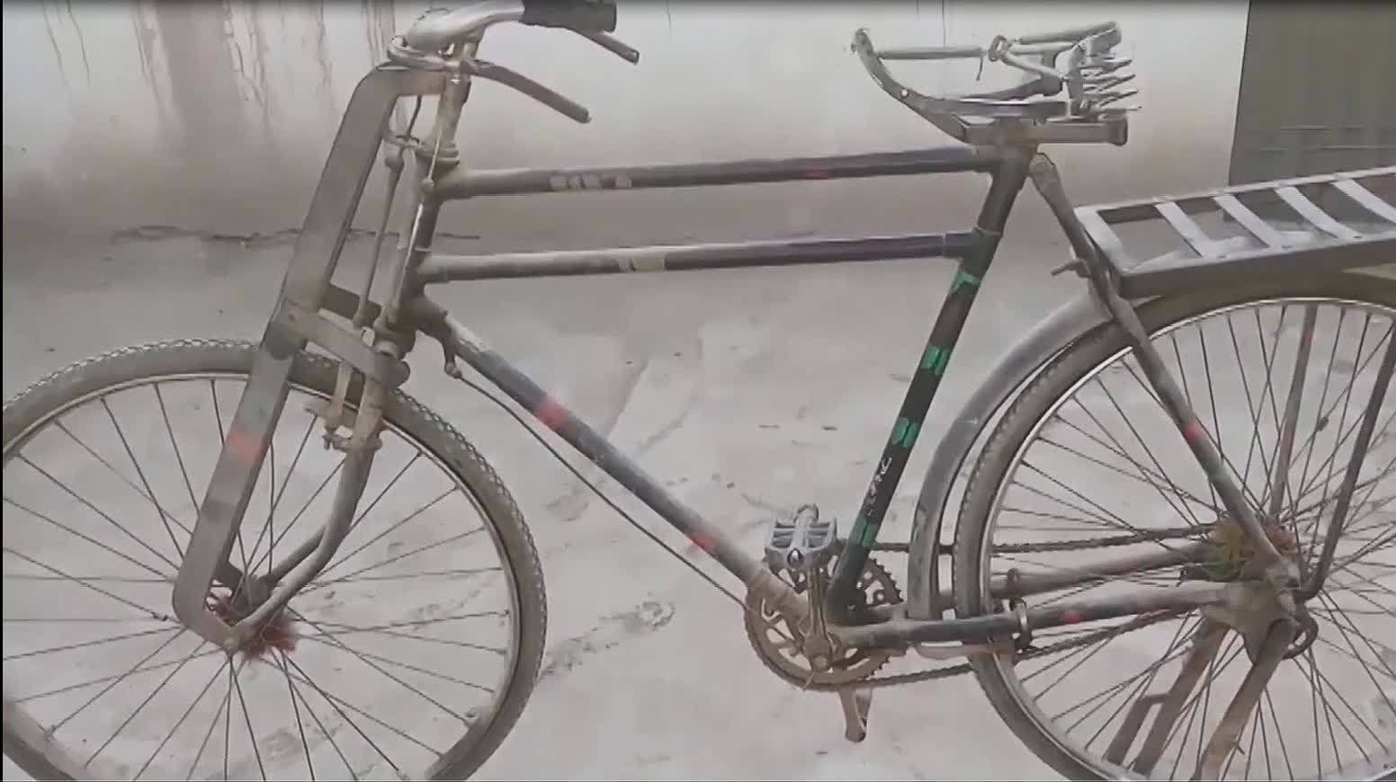 10块钱收来的凤凰牌自行车,印度小哥修复翻新后,赚大了