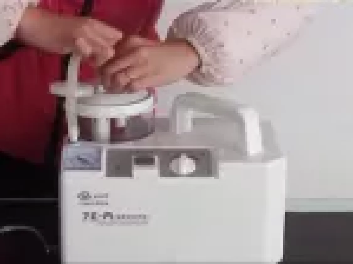 鱼跃吸痰器视频