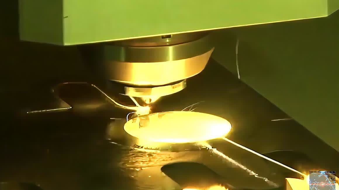 激光切割机切割钢板,这个加工过程简直爽爆了!看着好解压