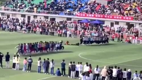 盘点校运会的社死瞬间校园社死现场 校运会 搞笑视频 看一遍笑