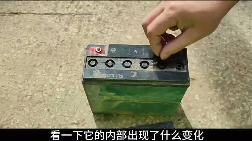 拆开电瓶我惊了!内部结构颠覆想象,难怪电动车能跑这么远