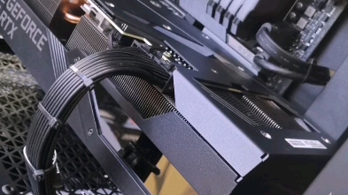 技嘉3080超级雕显卡 小屏幕好看,技嘉360水冷头 屏幕 帅!