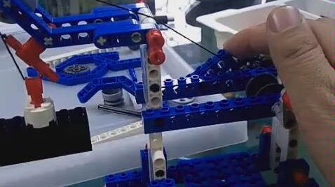 【乐高动力机械9686】自制起重机 绞盘带动滑轮
