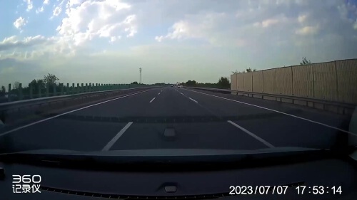 某地区高速公路交通事故数据分析报告:违规变道及危险驾驶行为趋势...
