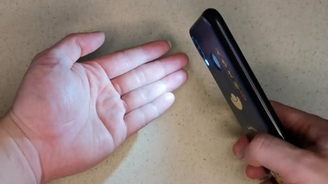 微信绑定了银行卡,这设置记得要打开,卡里放再多的钱都不用怕