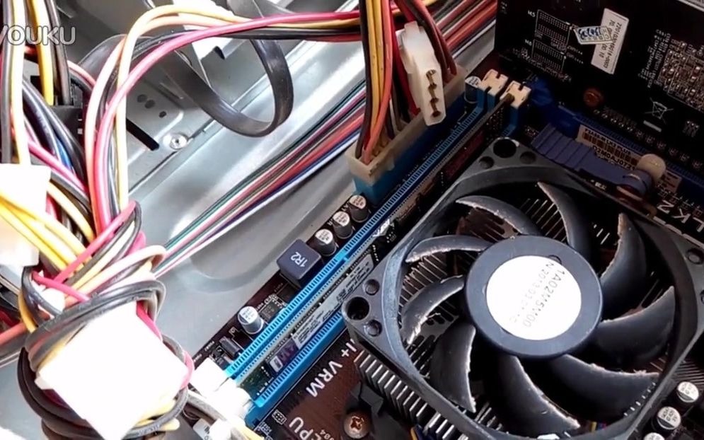 华硕F2A55设置U盘启动装系统~win7,64位