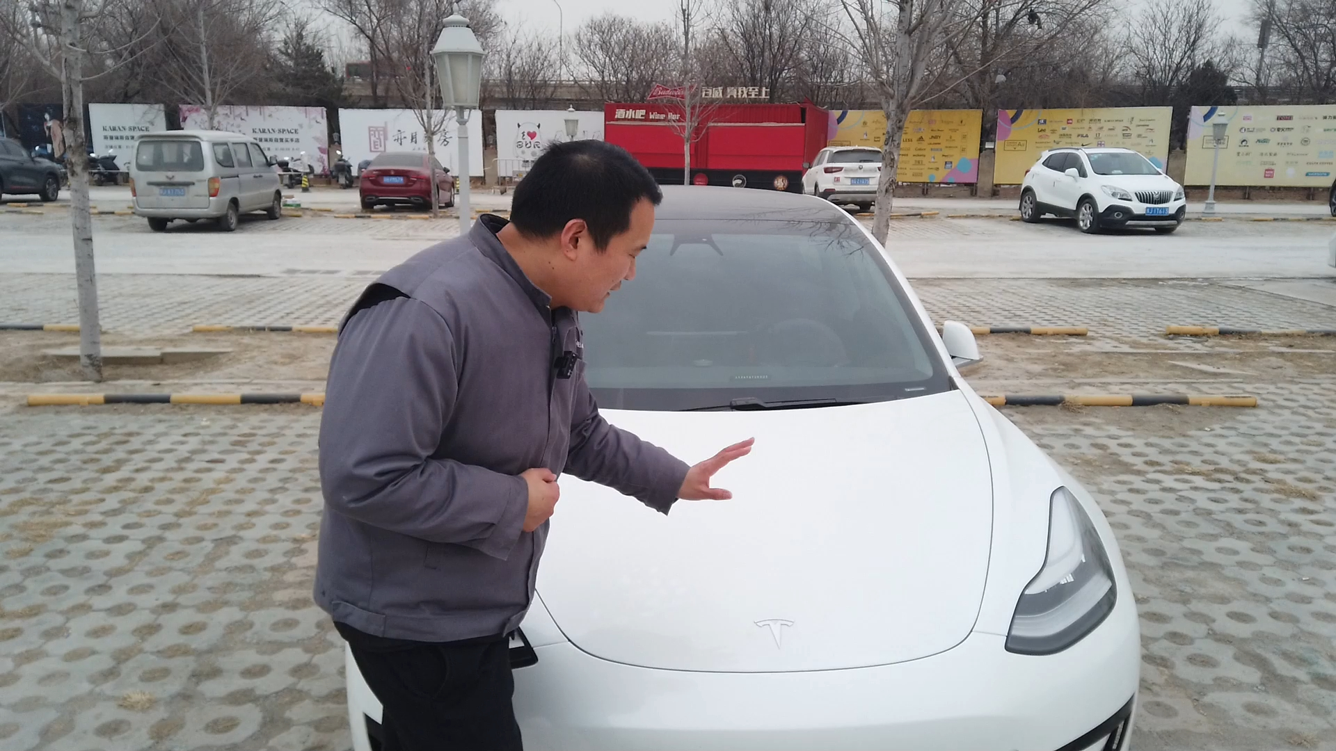 特斯拉Tesla小电瓶没电了,怎么办?—新能源汽车维修