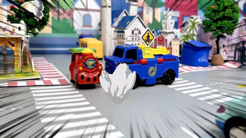 小伴龙玩具故事01安全过马路交通安全少儿动画玩具故事汽车创意故事