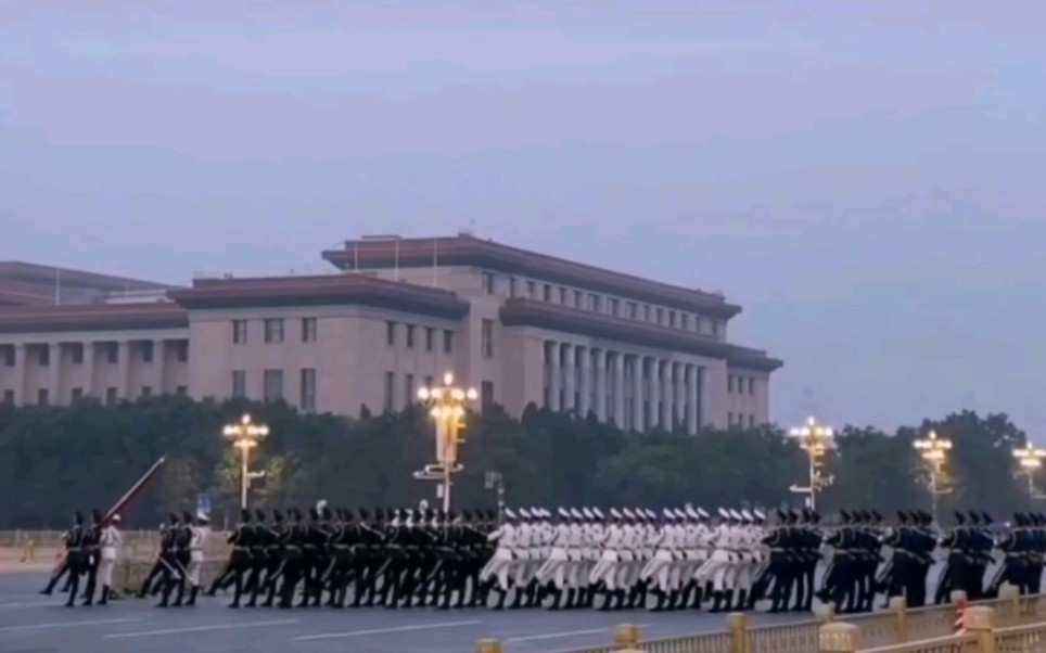 今天早上4点48分,天安门广场升国旗仪式,太震撼了!