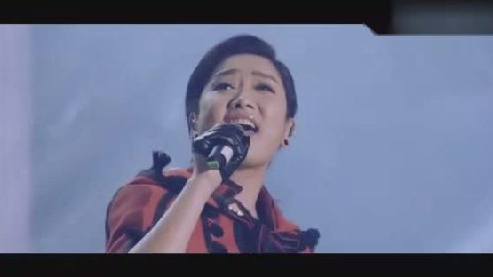 凤凰传奇演唱会北京站现场演唱《月亮之上》