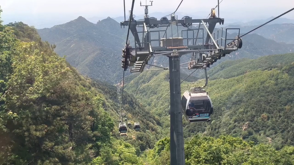 泰山游玩结束准备下山,门票索道观光车共计385元